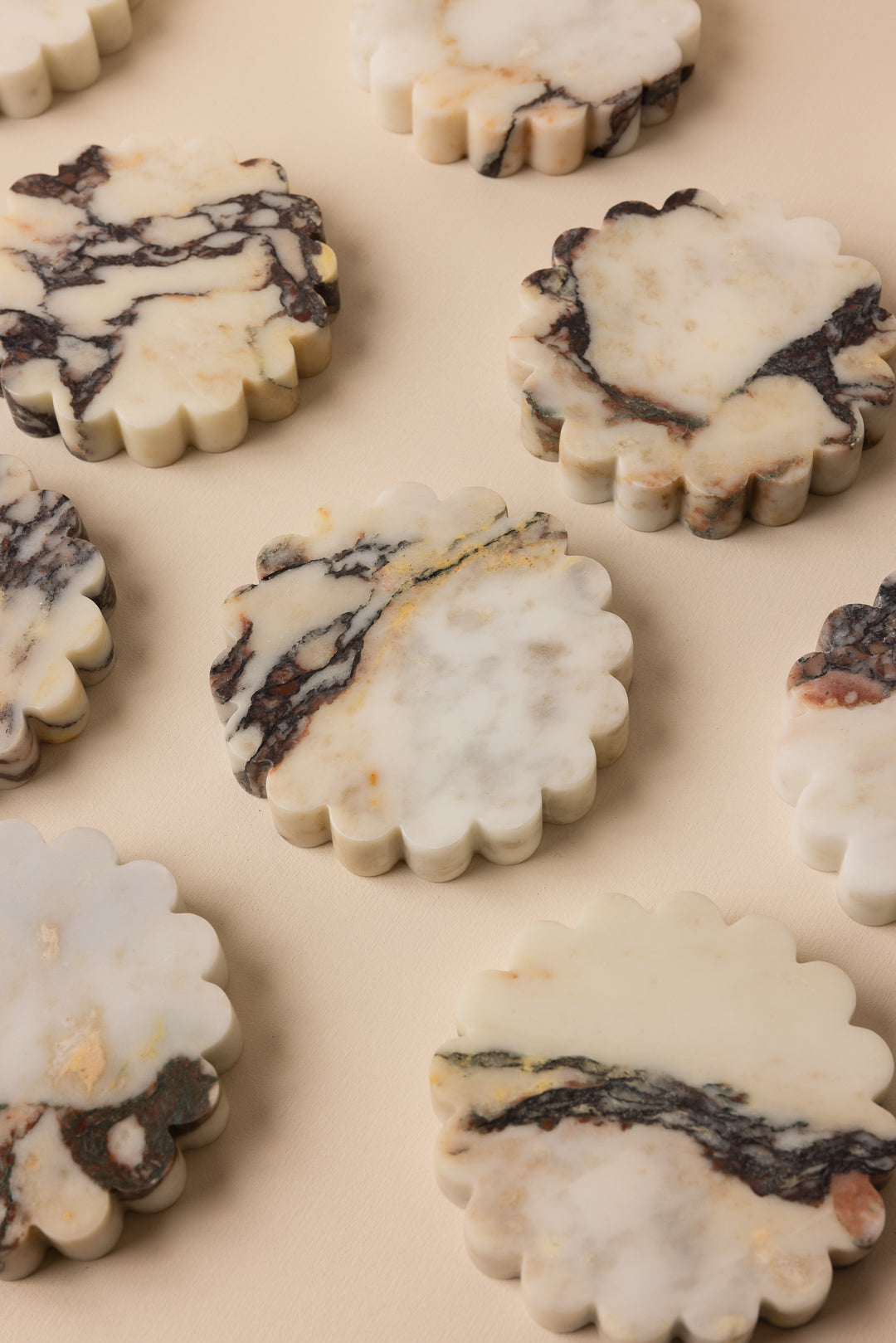 Scallop coaster calacatta viola – il Pietra